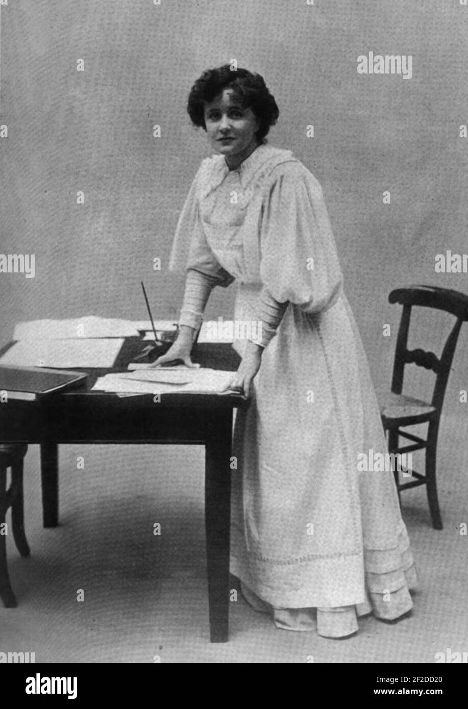 Portrait of Eva Moore Stock Photo - Alamy
