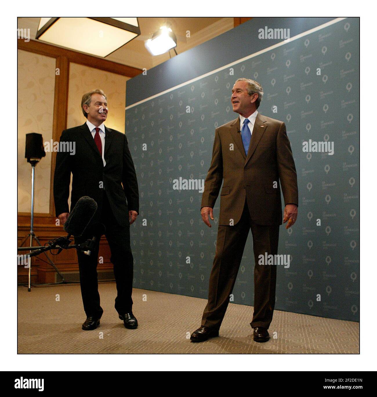 George bush Cut Out Stock Images & Pictures - Alamy