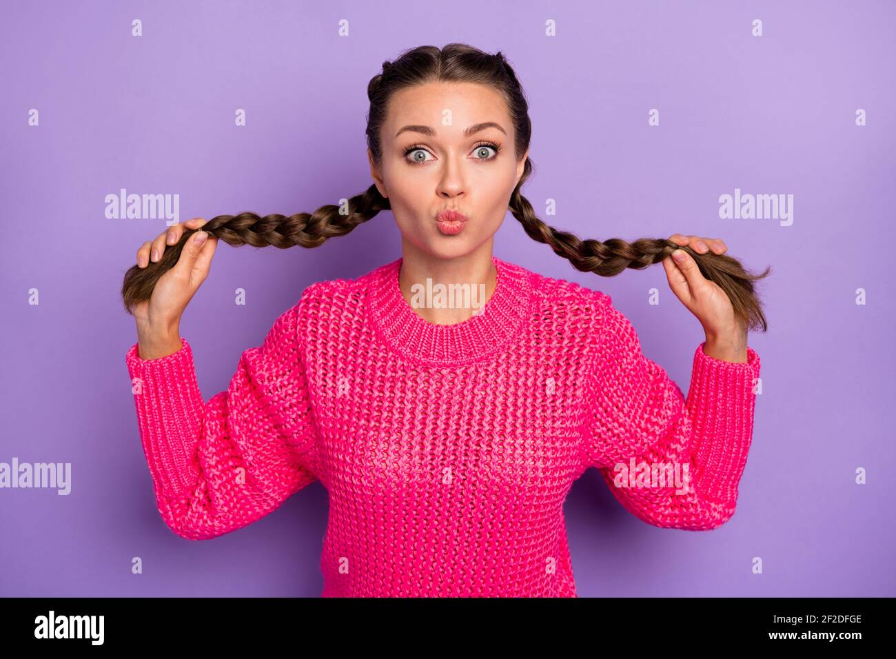 Photo of young beautiful attractive pretty lovely sweet girl pull ...