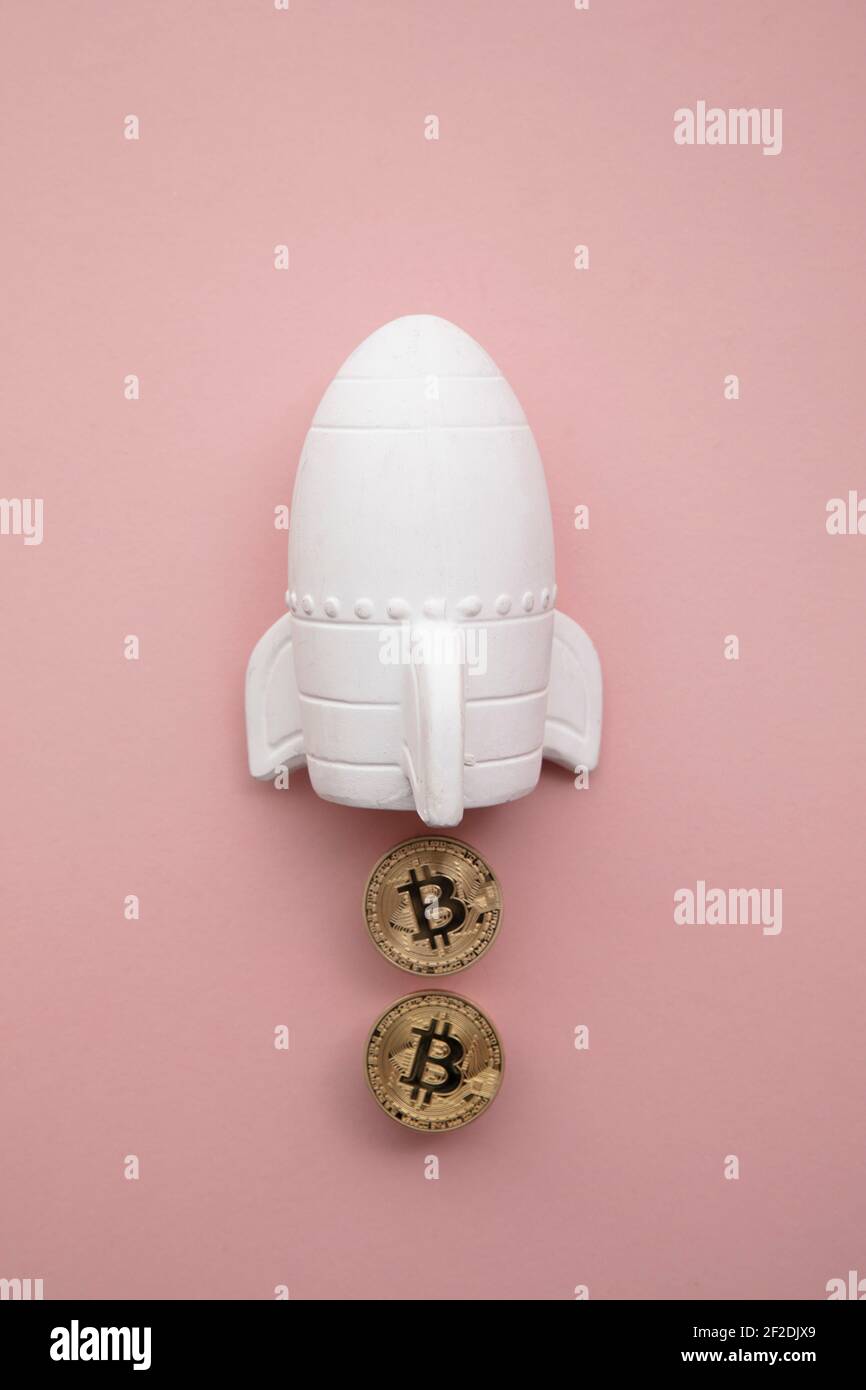 Cryptocurrency rocket hi-res stock photography and images - Alamy