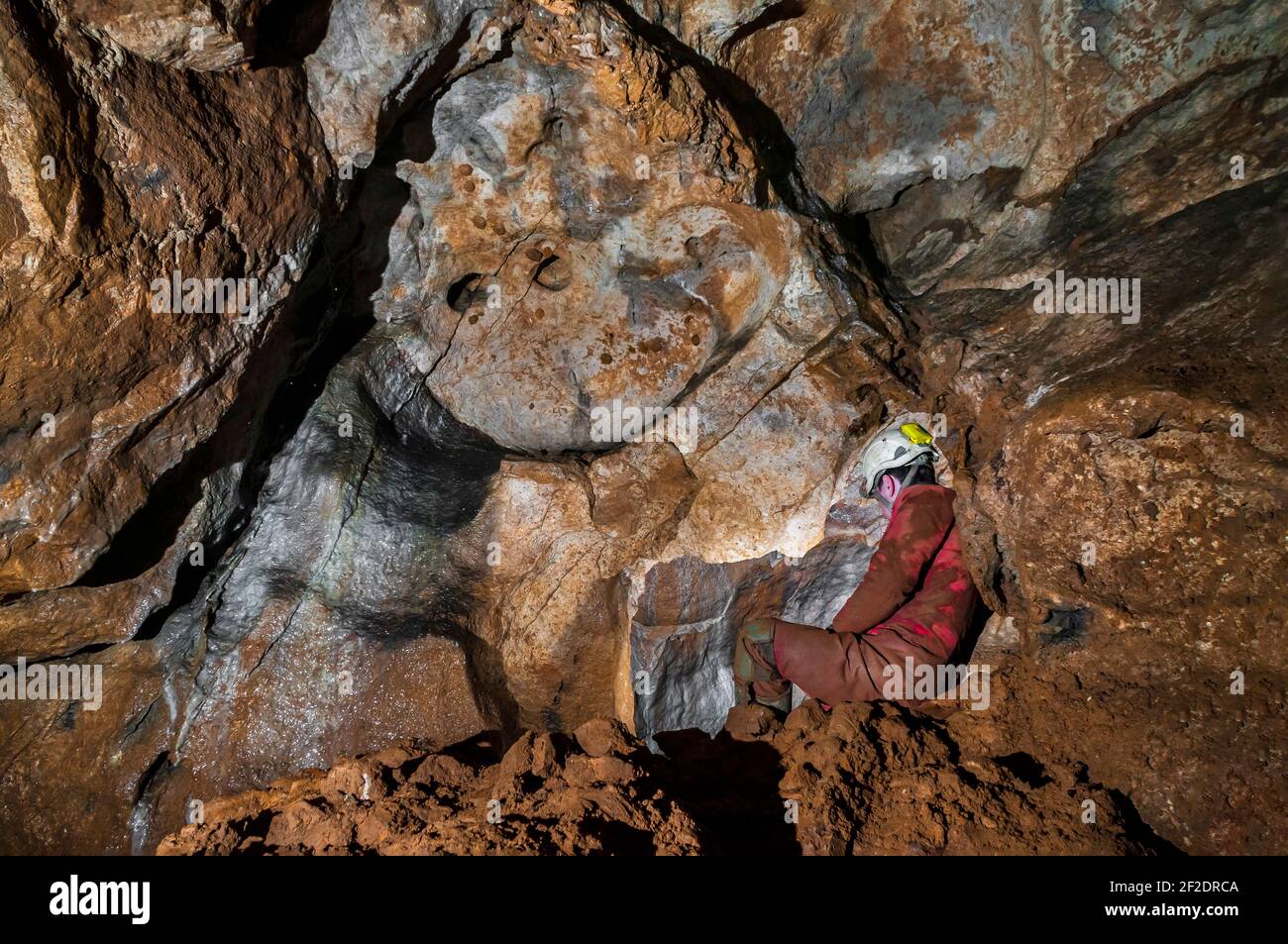 Large phreatic chamber with sediment banks in Gentewoman's Pipe, part ...