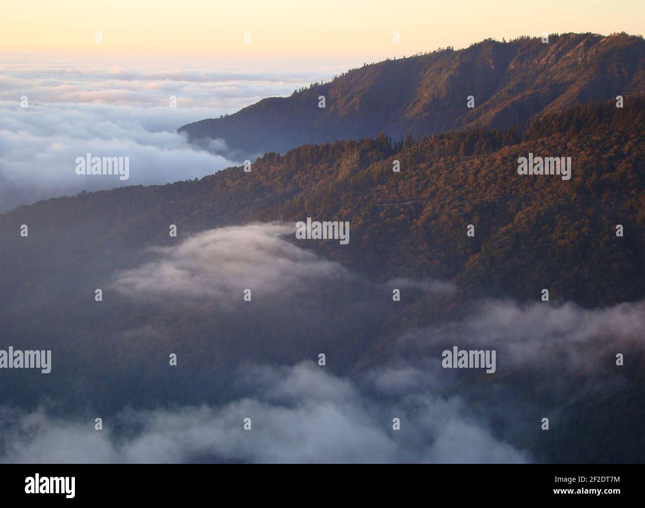 The Annapurna circuit (Nepal), one of the world’s top trekking routes ...
