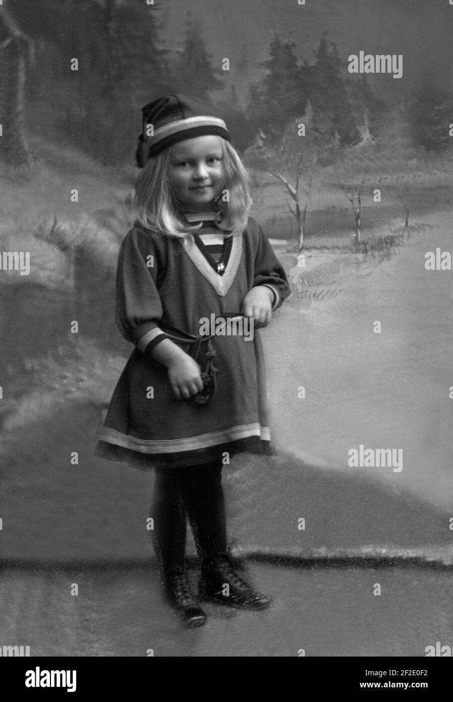 Samedrakt hi-res stock photography and images - Alamy