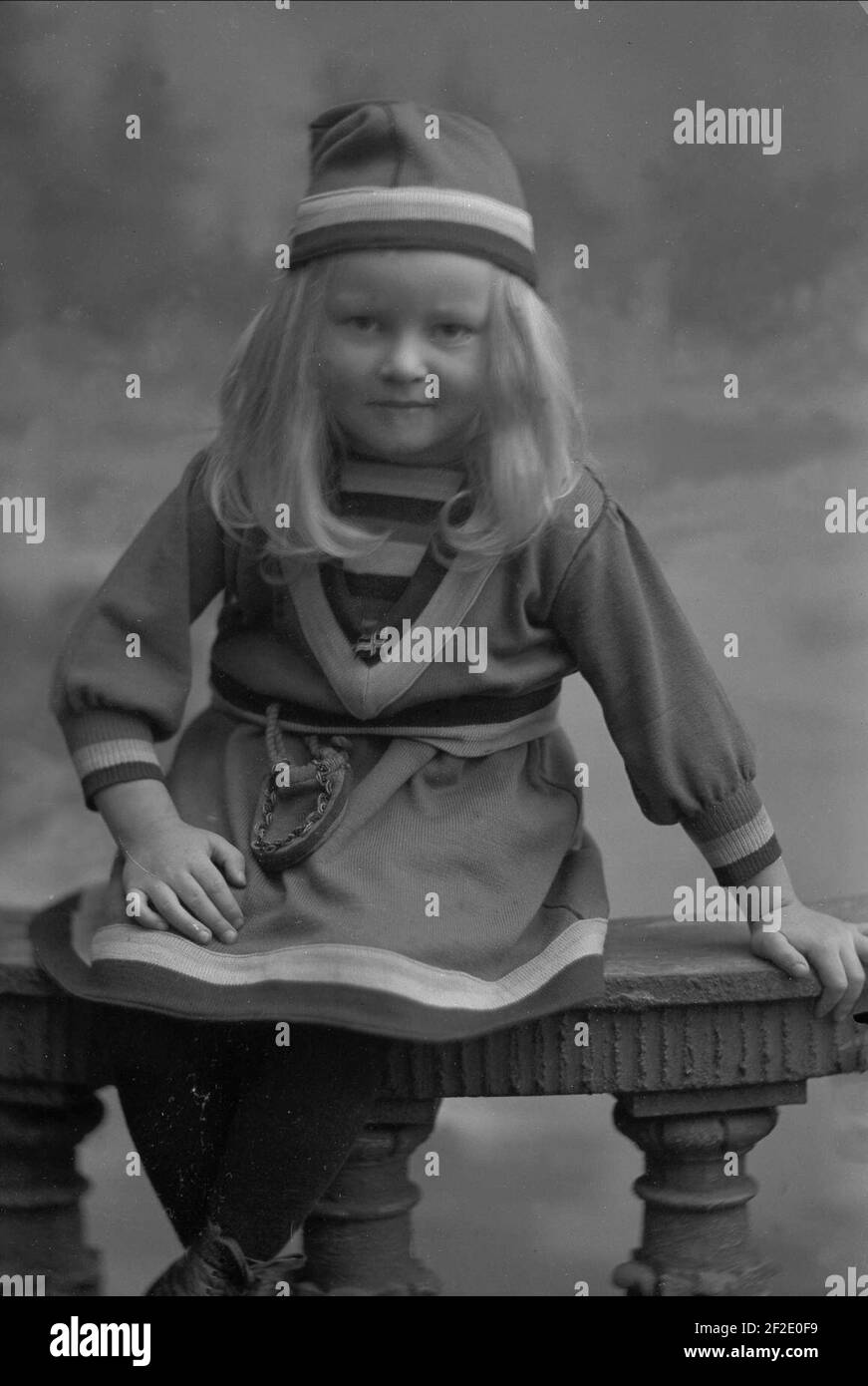 Samedrakt hi-res stock photography and images - Alamy