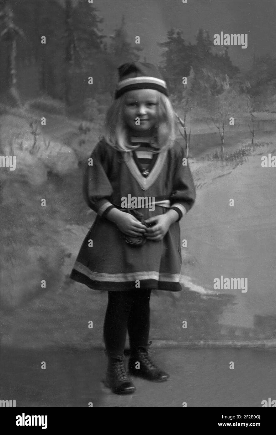 Samedrakt hi-res stock photography and images - Alamy