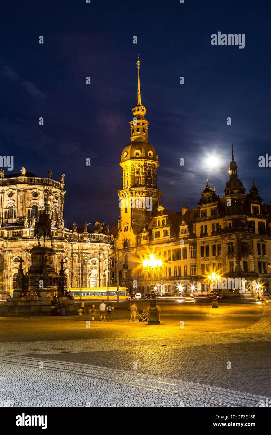 Night view of Dresden. Beautiful summer night Stock Photo - Alamy