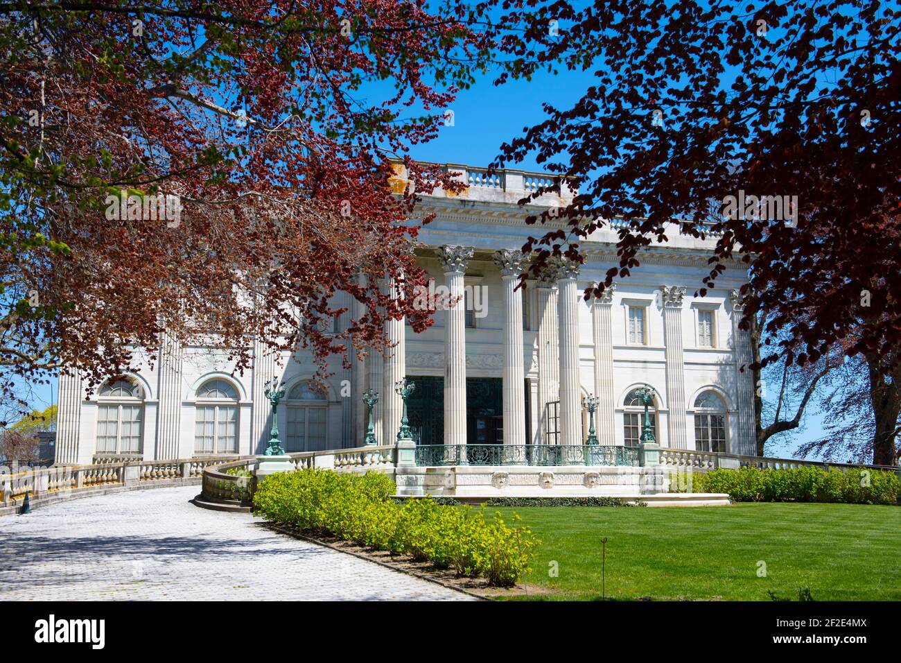 Marble House is a Gilded Age mansion with Beaux Arts style in Bellevue ...