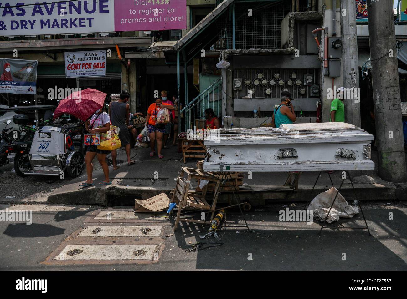 Empty coffin outside hi-res stock photography and images - Alamy