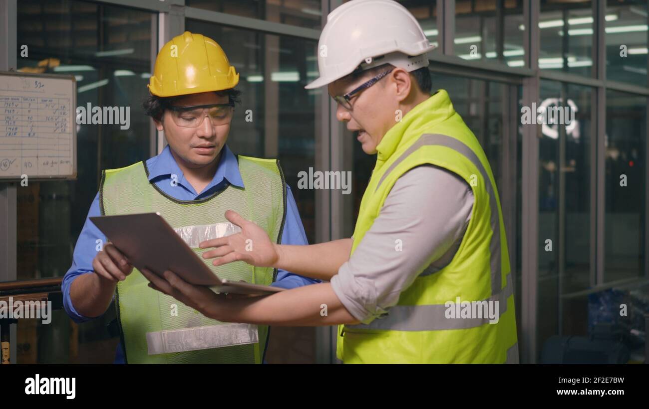 Stressed warehouse worker hi-res stock photography and images - Alamy