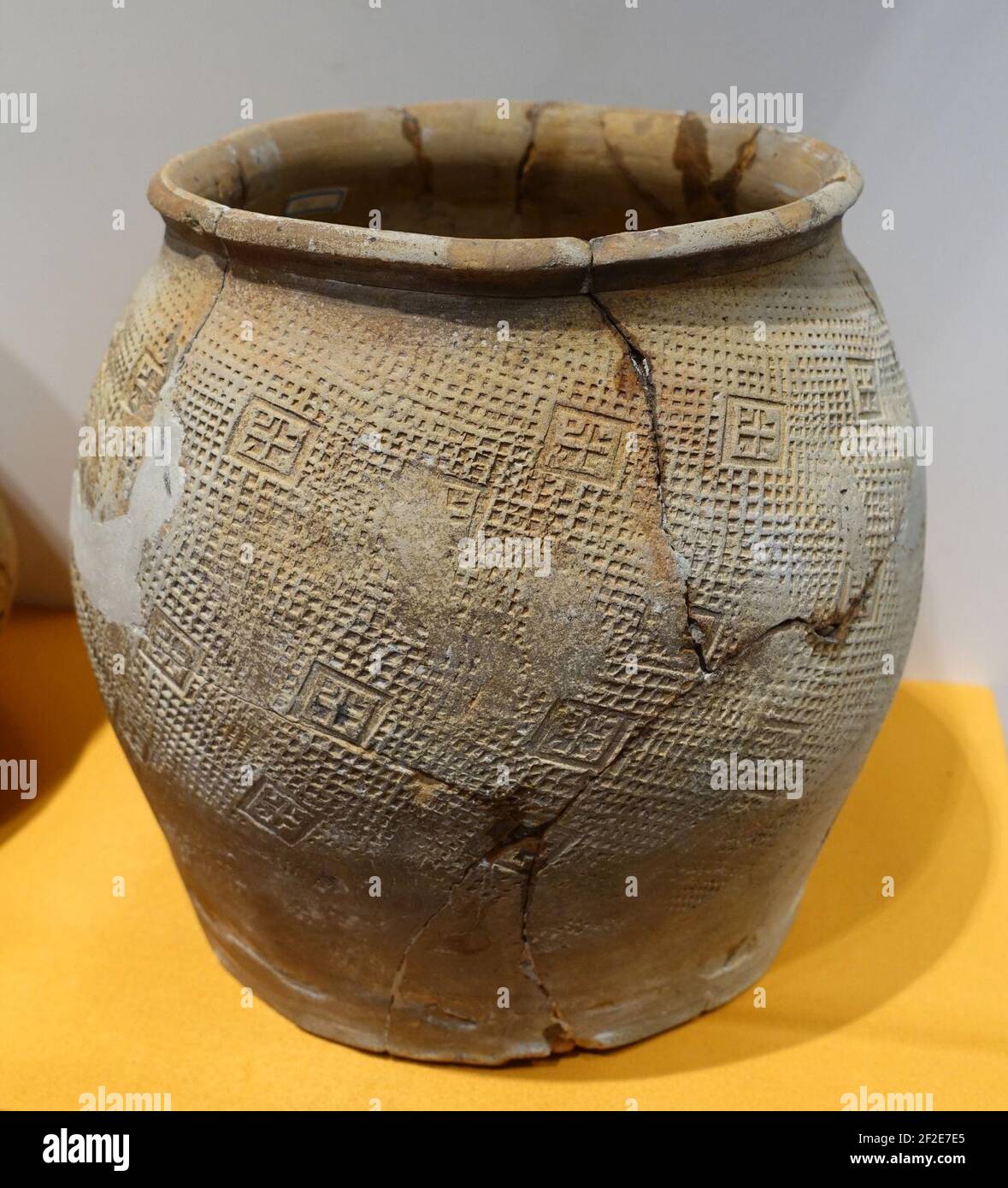 Pottery pot with stamped seal design, Western Han dynasty, from ...