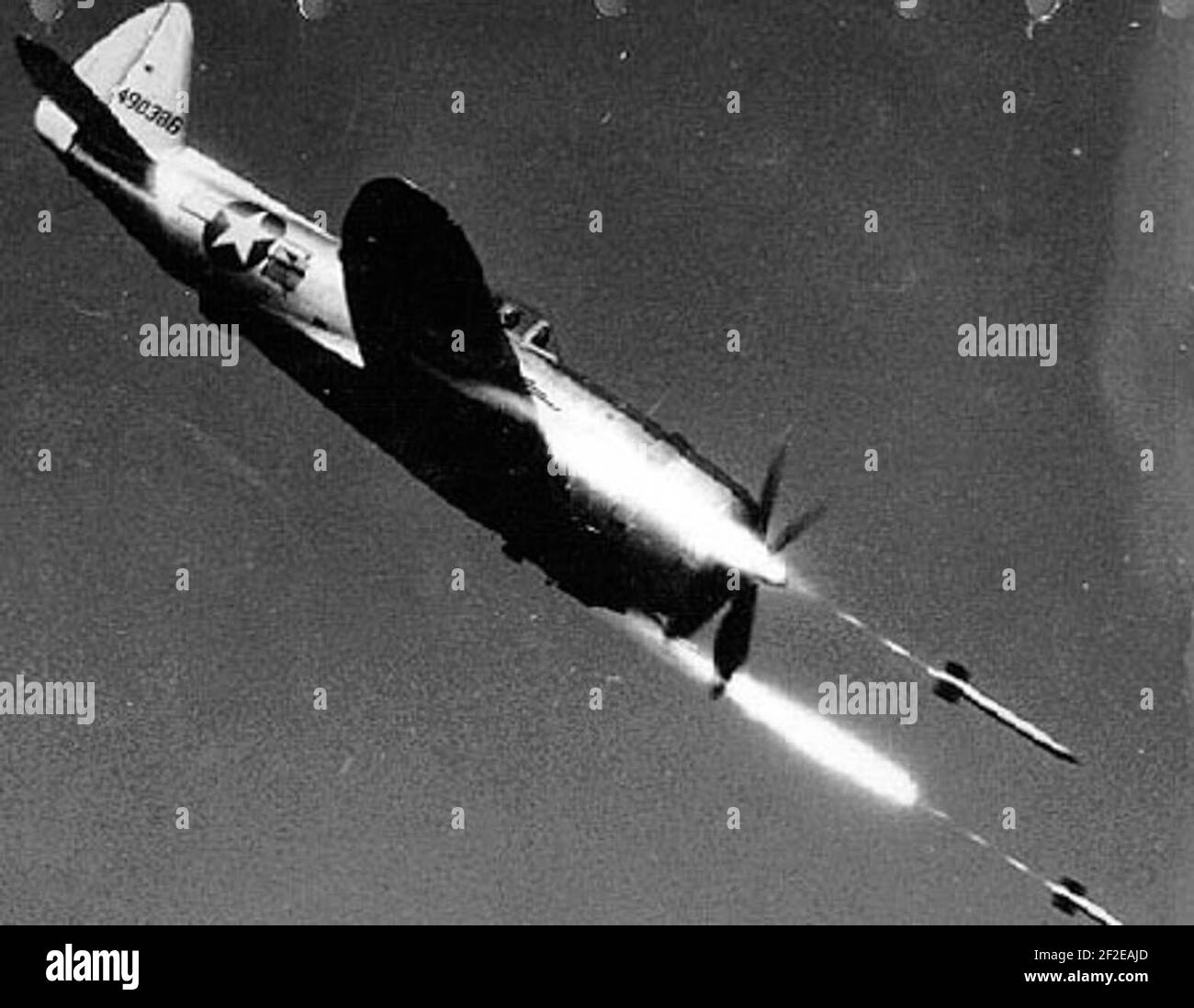 Firing rockets hi-res stock photography and images - Alamy