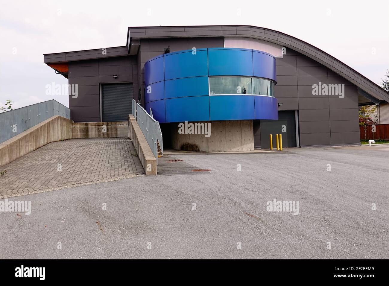 Sloped barrier hi-res stock photography and images - Alamy