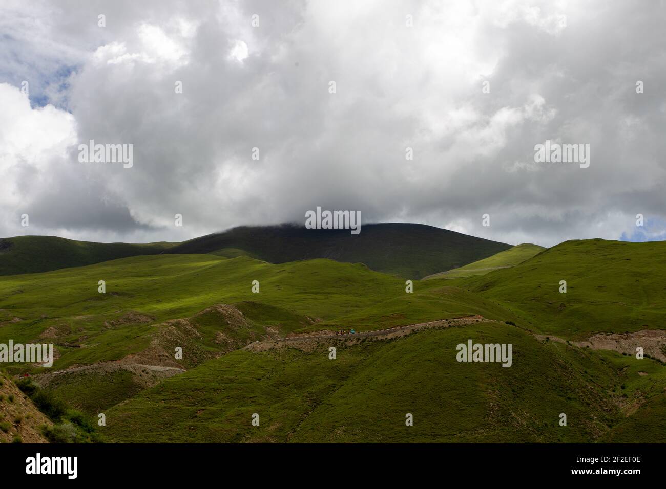 Natural scenery of Tibetan Plateau in China Stock Photo - Alamy
