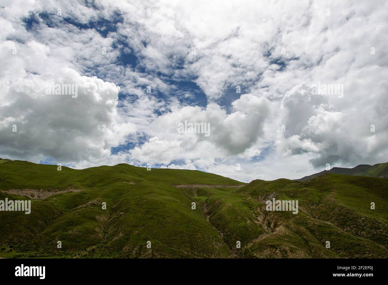 Natural scenery of Tibetan Plateau in China Stock Photo - Alamy