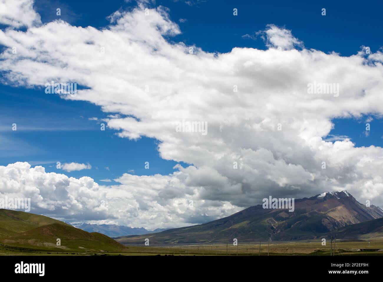 Natural scenery of Tibetan Plateau in China Stock Photo - Alamy