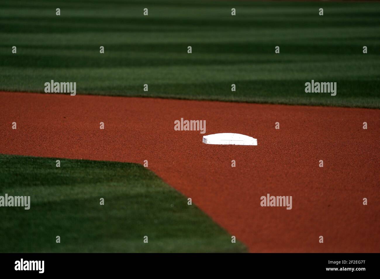 Bases baseball hi-res stock photography and images - Alamy