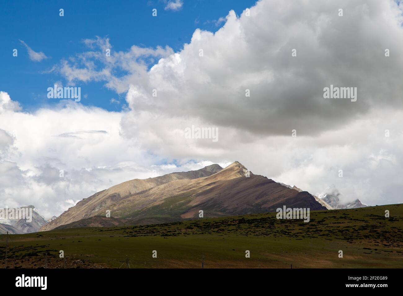 Natural scenery of Tibetan Plateau in China Stock Photo - Alamy