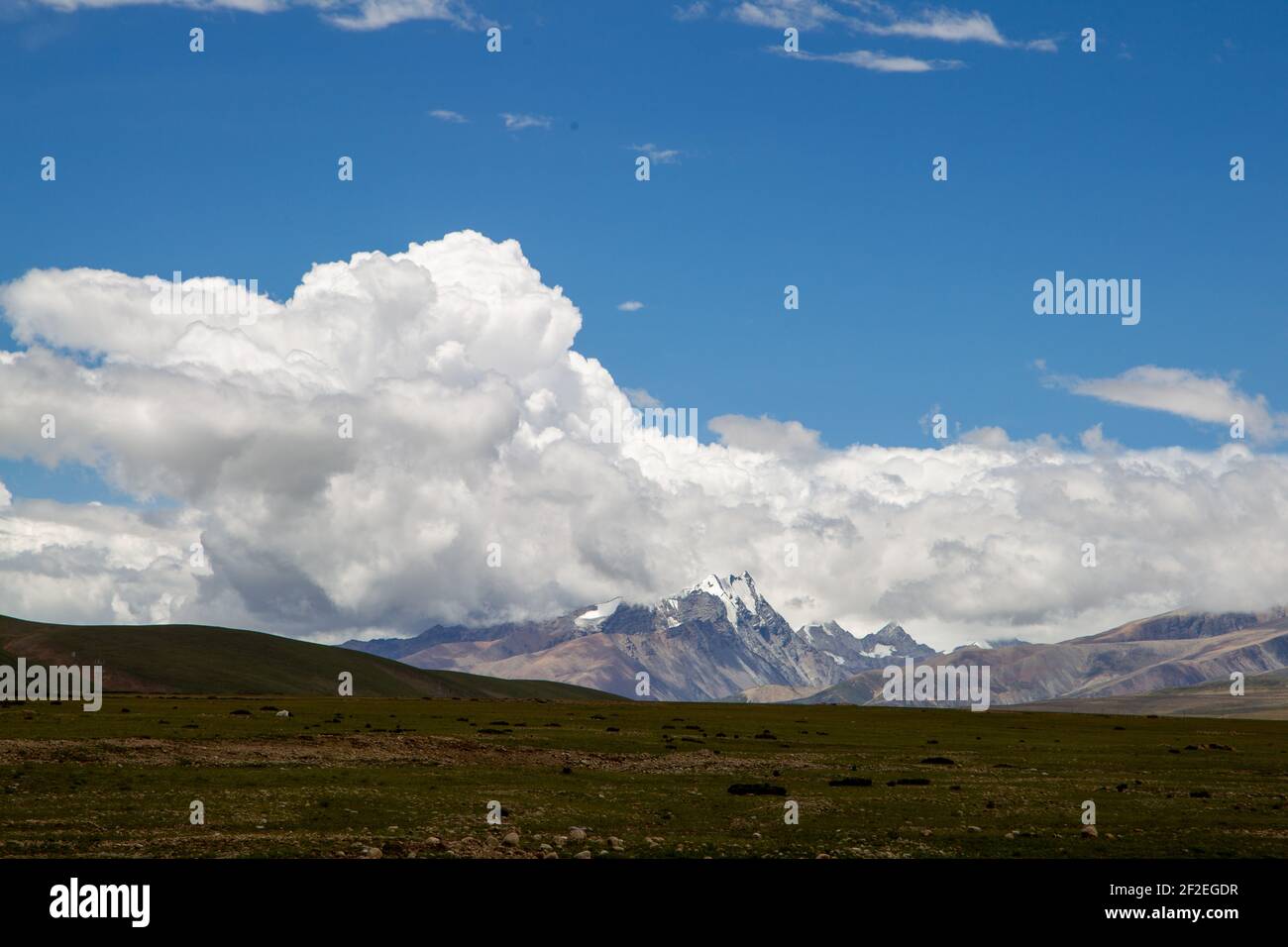 Natural scenery of Tibetan Plateau in China Stock Photo - Alamy