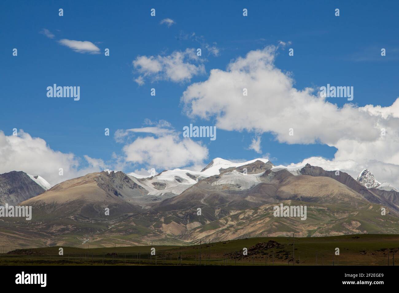 Natural scenery of Tibetan Plateau in China Stock Photo - Alamy