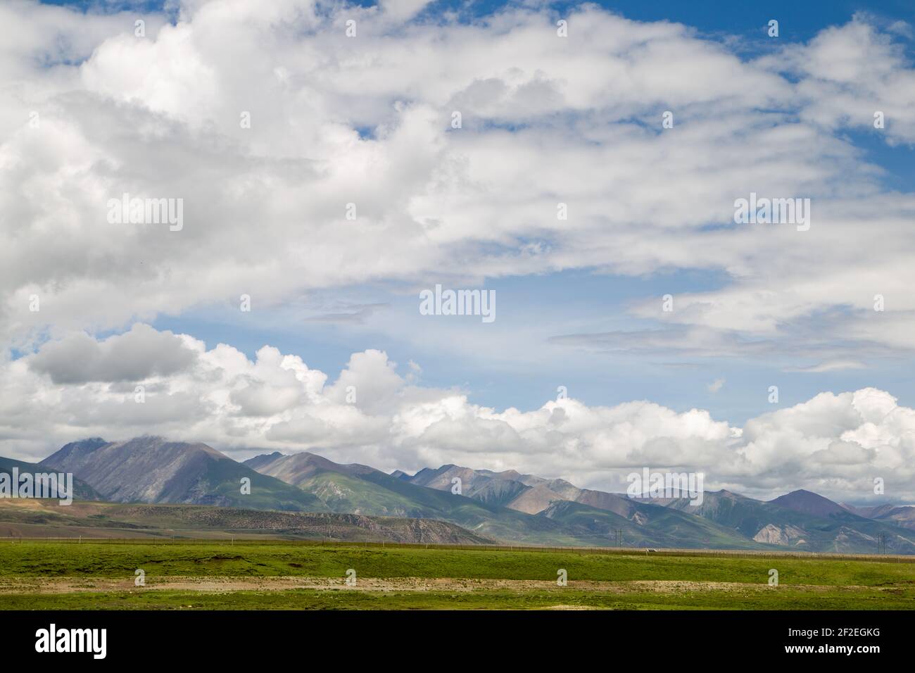 Natural scenery of Tibetan Plateau in China Stock Photo - Alamy