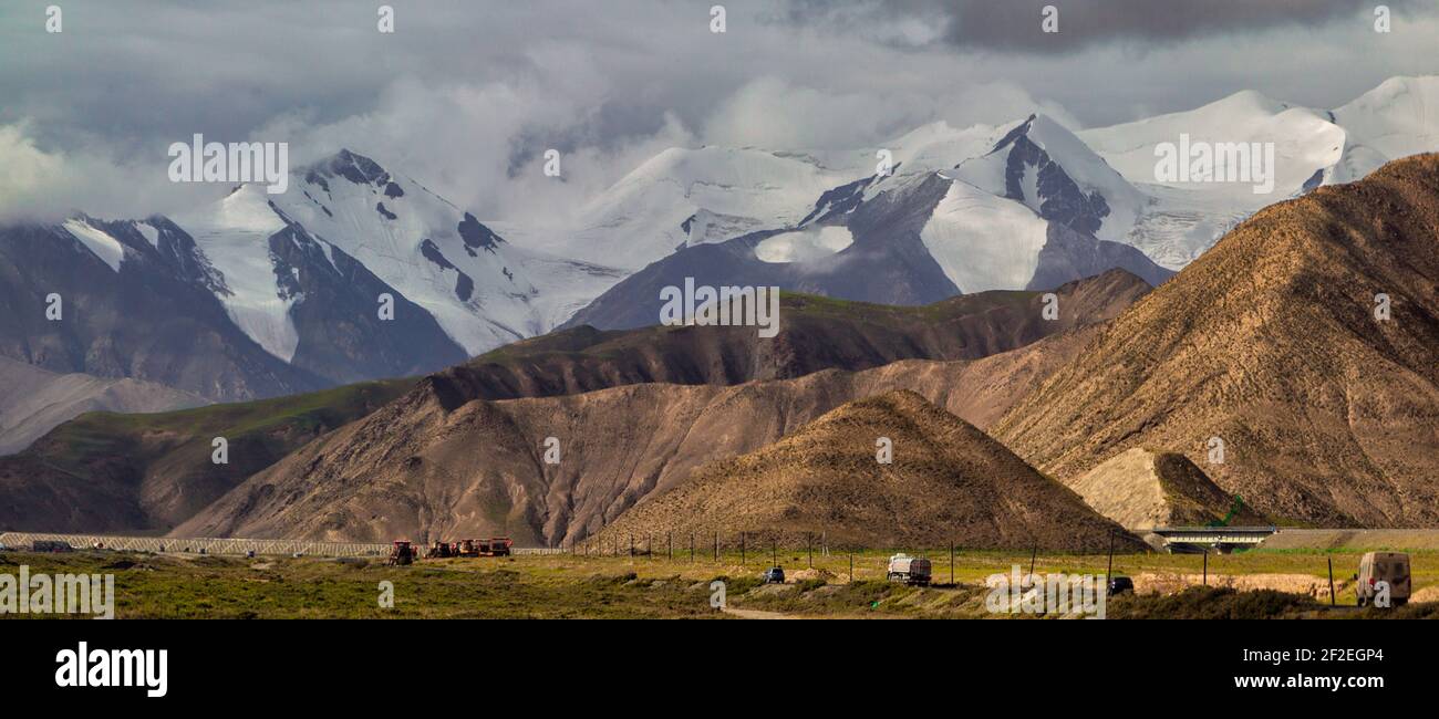 Natural scenery of Tibetan Plateau in China Stock Photo - Alamy