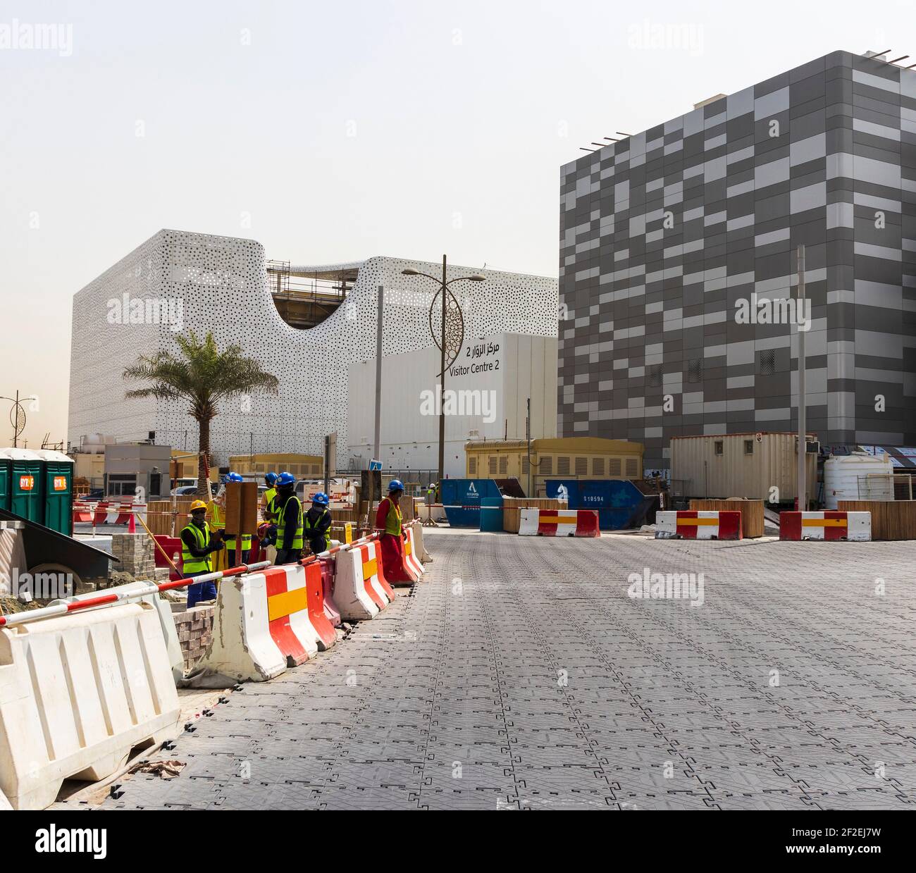 Expo 2020 dubai workers hi-res stock photography and images - Alamy