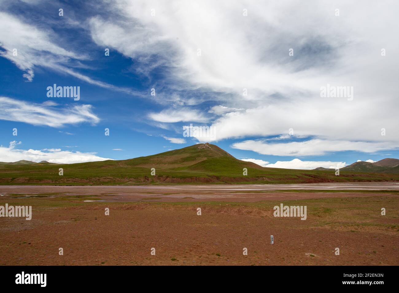 Natural scenery of Tibetan Plateau in China Stock Photo - Alamy