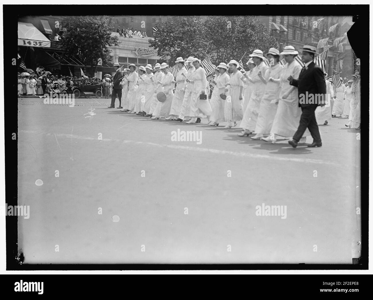 PREPAREDNESS PARADE. UNITS OF WOMEN IN PARADE Stock Photo - Alamy