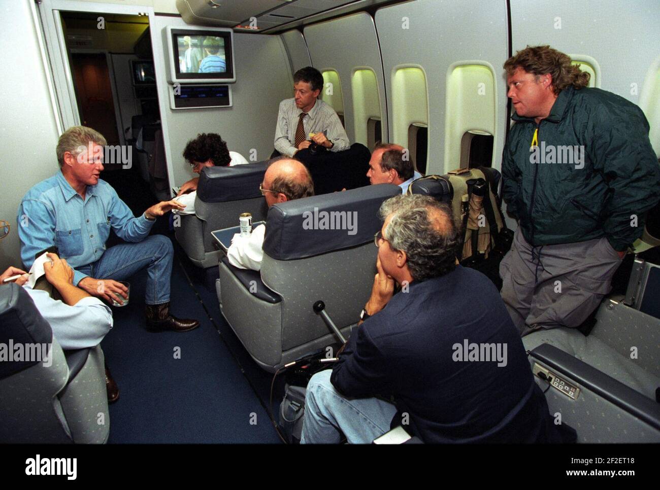 President Bill Clinton talks to reporters on Air Force One Stock Photo ...