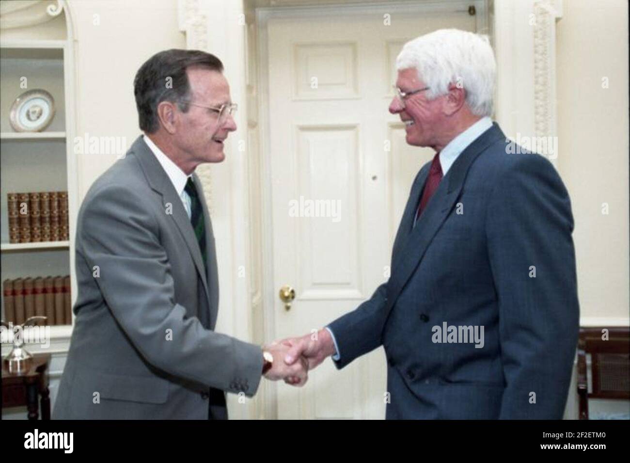 President George H. W. Bush and Peter Graves Stock Photo - Alamy