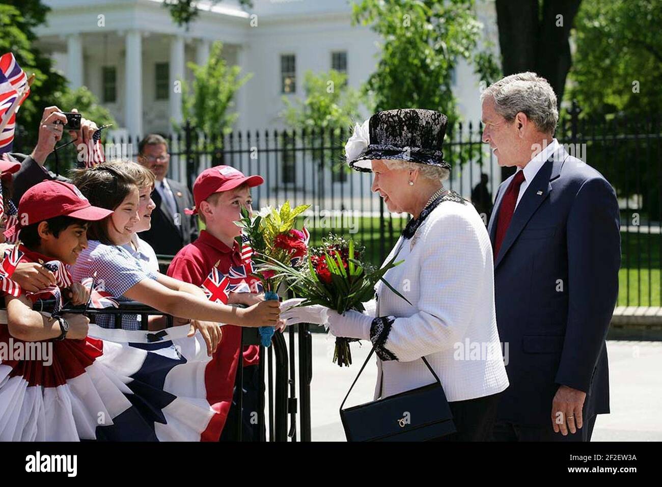 President George W. Bush and Her Majesty Queen Elizabeth II of Great ...