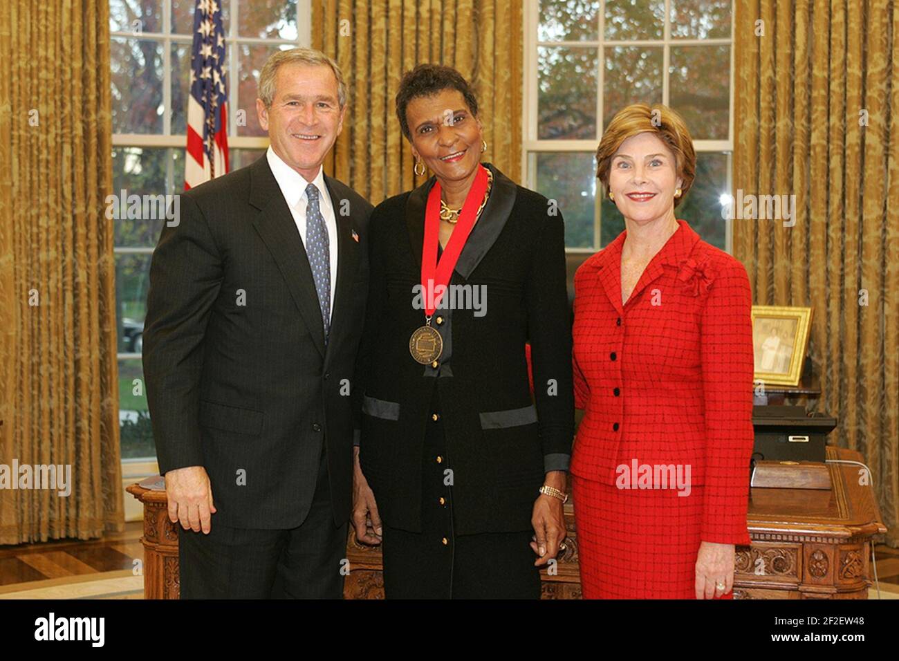President George W. Bush and Mrs. Laura Bush with National Medal of ...