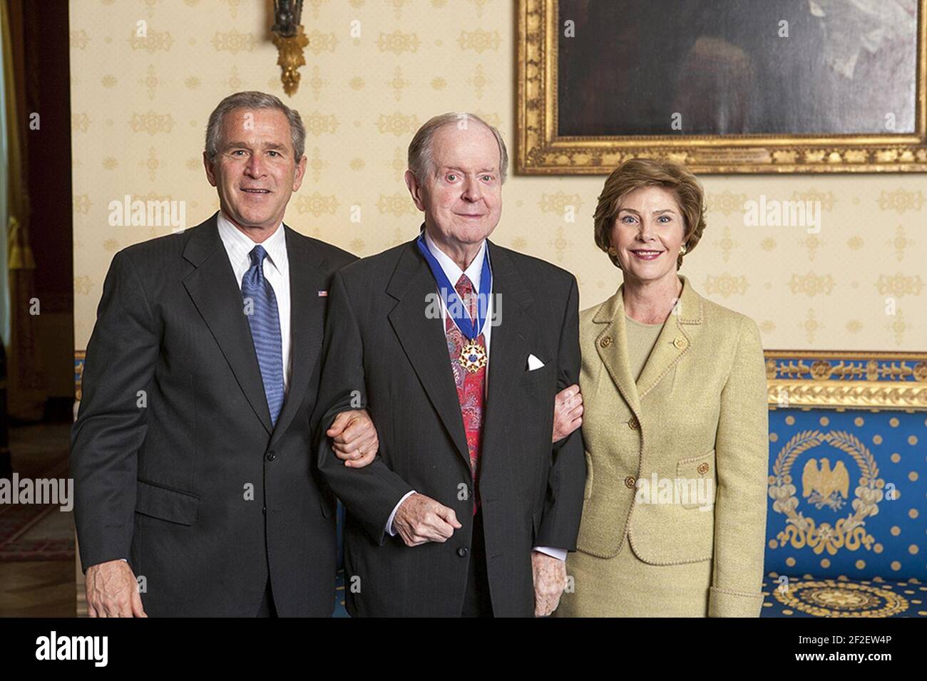 President george bush mrs laura hi-res stock photography and images - Alamy