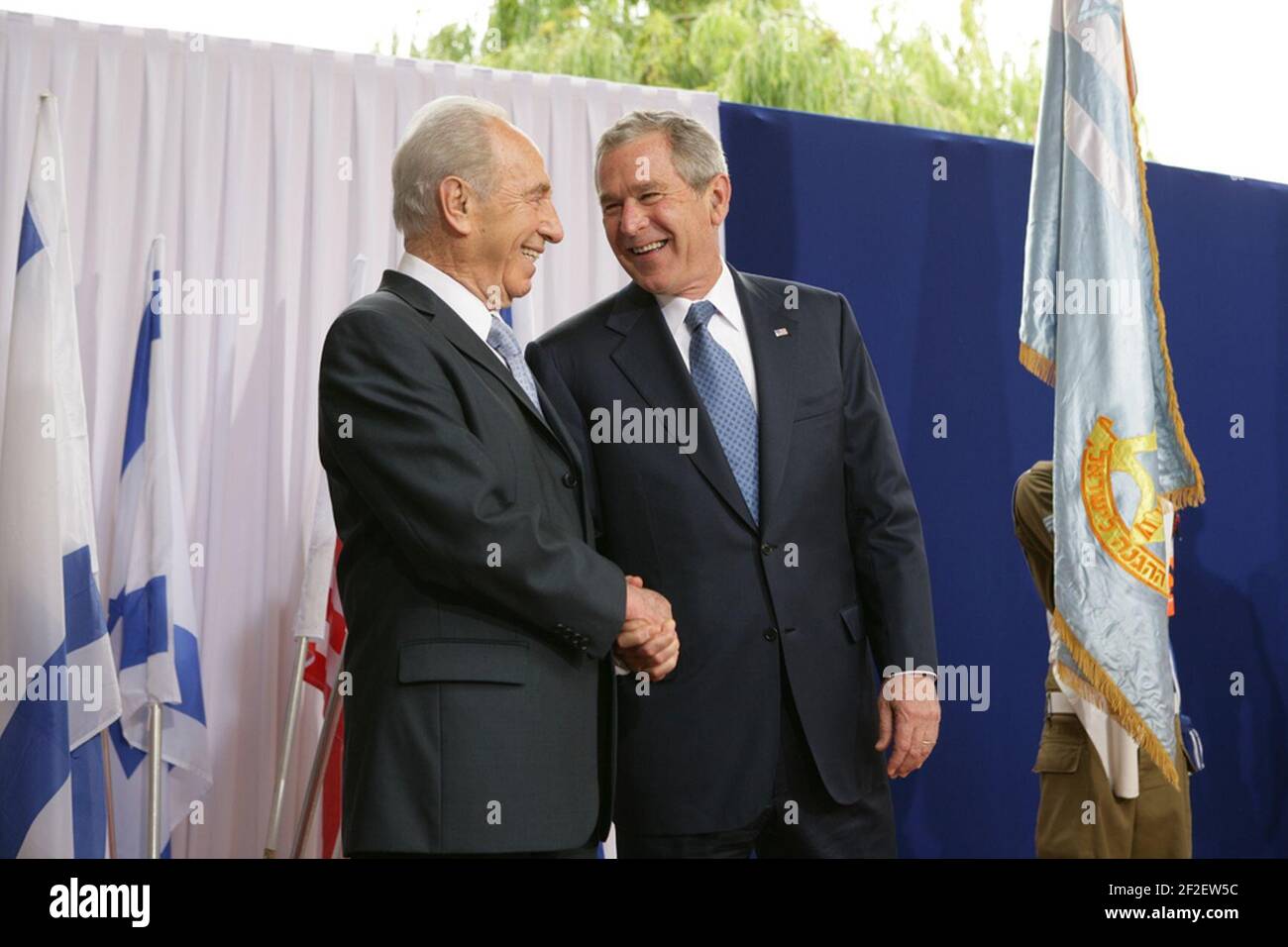 President George W. Bush and President Shimon Peres of Israel Shake ...