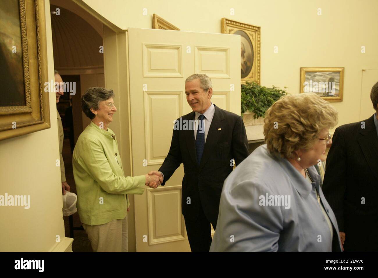 President George W. Bush and Senator Ted Stevens welcome World War II ...