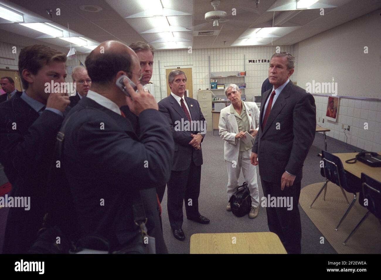 President George W. Bush Confers with Staff Members Stock Photo - Alamy