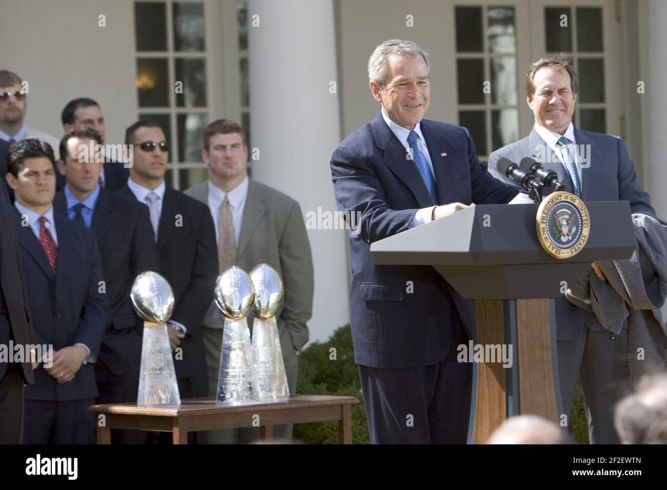 President george bush super bowl hi-res stock photography and images ...