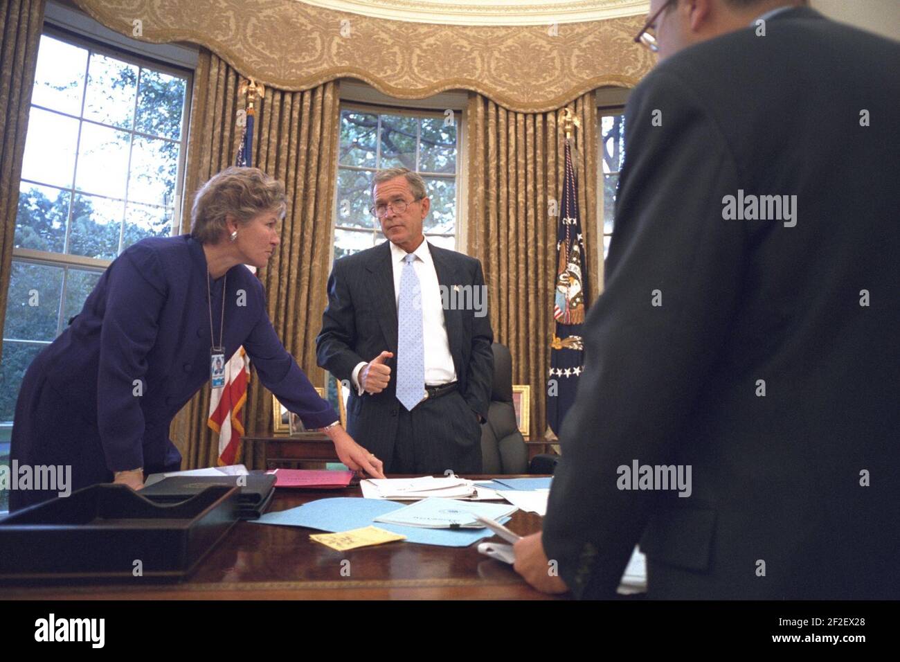President George W. Bush with Staff in Oval Office Stock Photo - Alamy