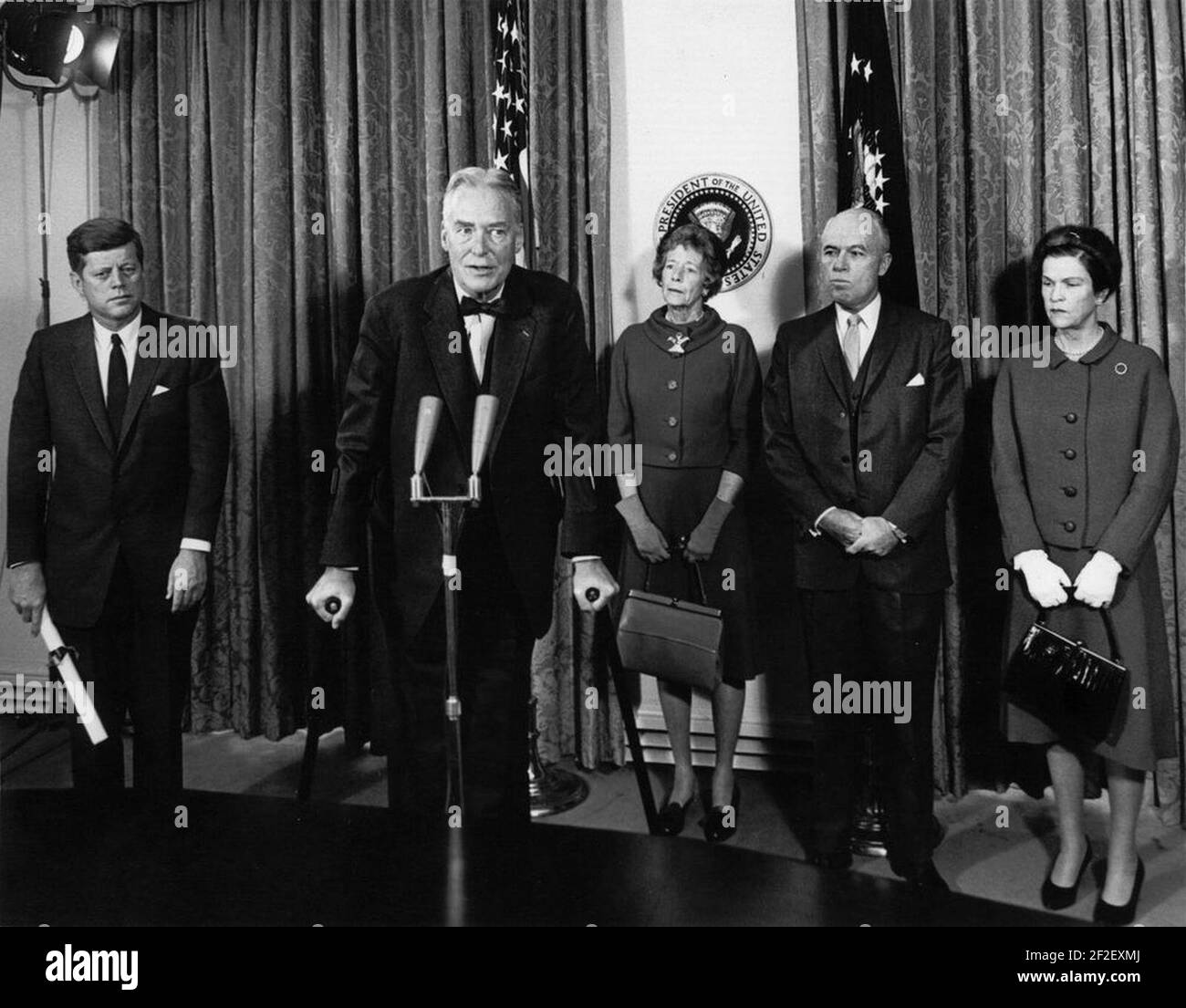 Swearing in ceremony christian hi-res stock photography and images - Alamy
