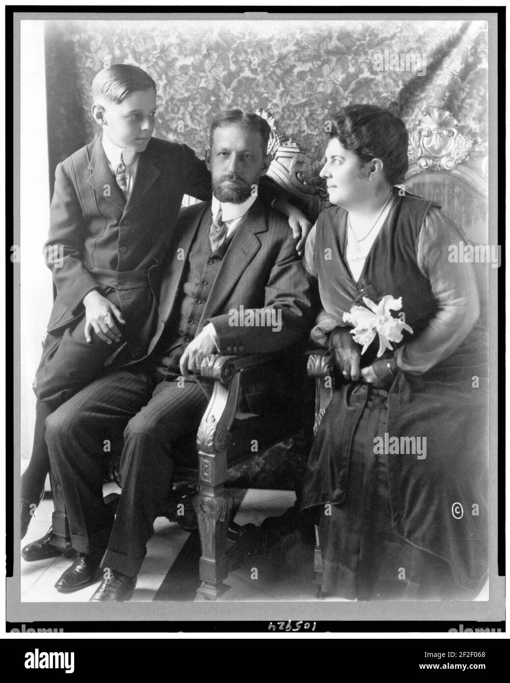 President Mario Menocal, of Cuba, full-length portrait, seated, facing ...