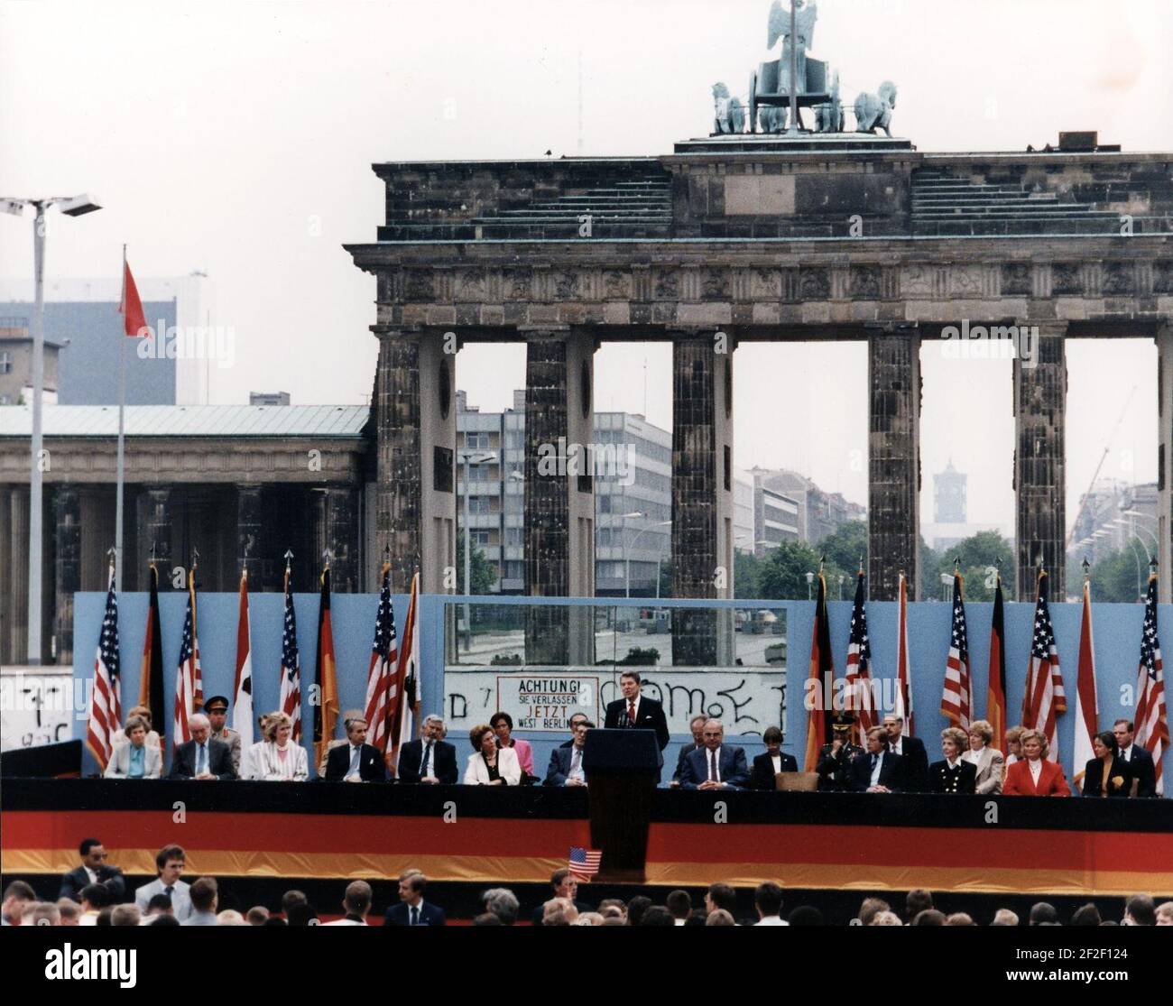 President Reagan giving a speech at the Berlin Wall, Brandenburg Gate ...
