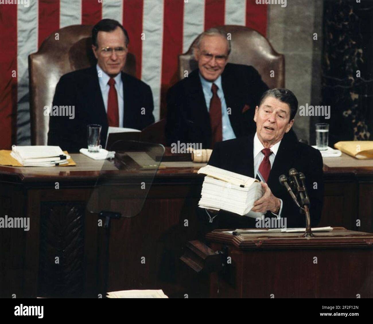 President Reagan gives the State of the Union Address to Congress 1988 ...