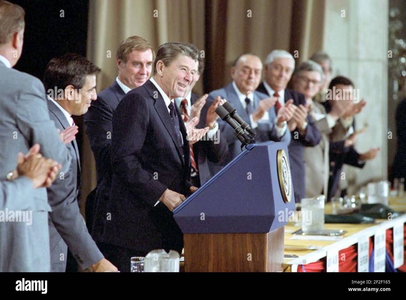 President Reagan speaking at podium AFL-CIO - C1442-15A Stock Photo - Alamy