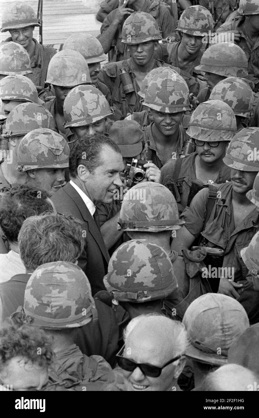 President Richard Nixon with U.S. Army 1st Infantry Division Troops ...