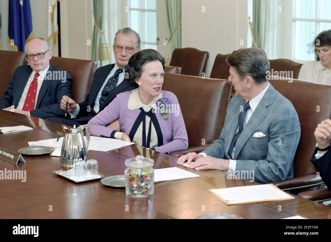 President Ronald Reagan and Anne Armstrong Stock Photo - Alamy