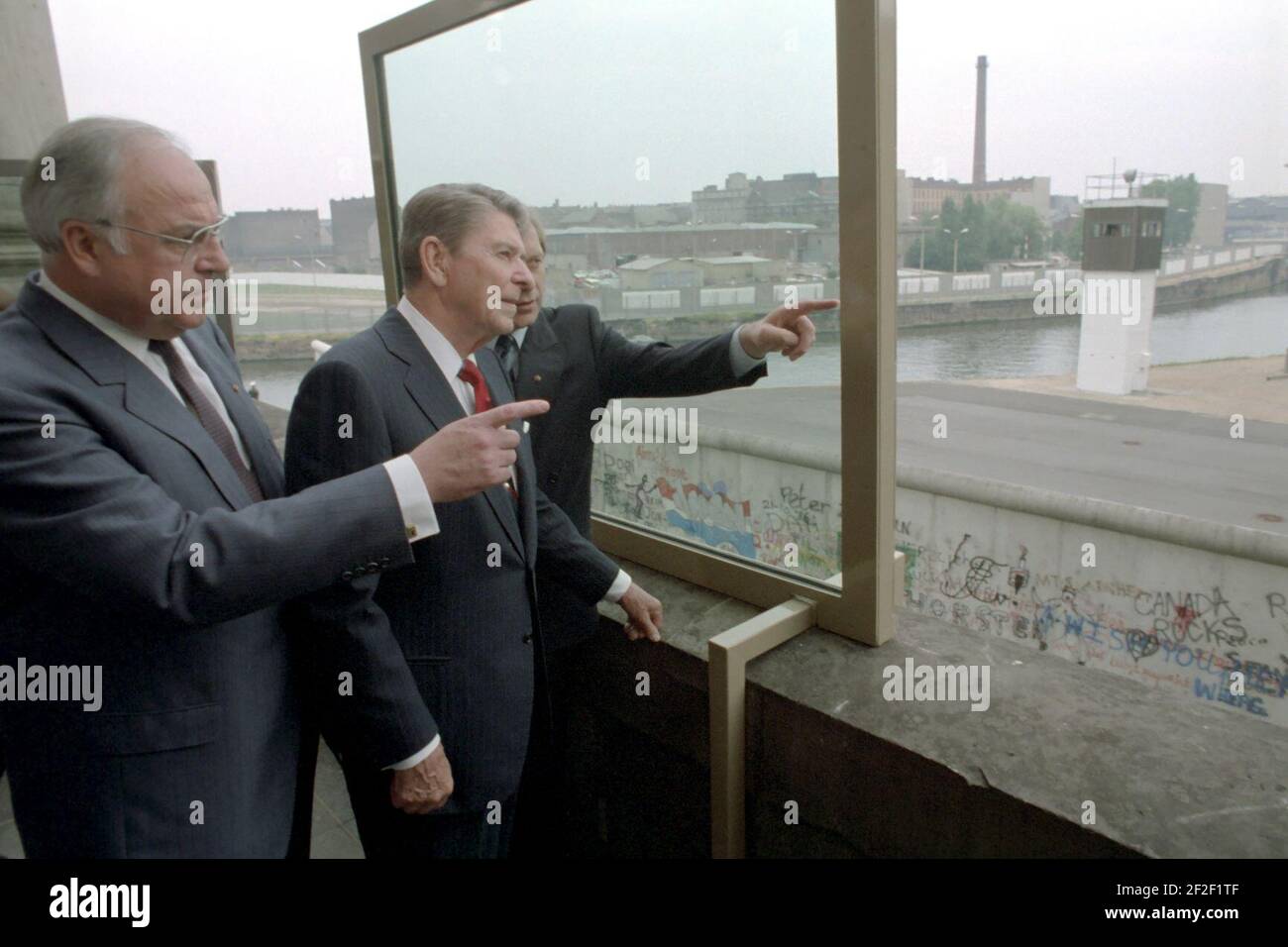 President Ronald Reagan and German Chancellor Helmut Kohl at the Berlin ...