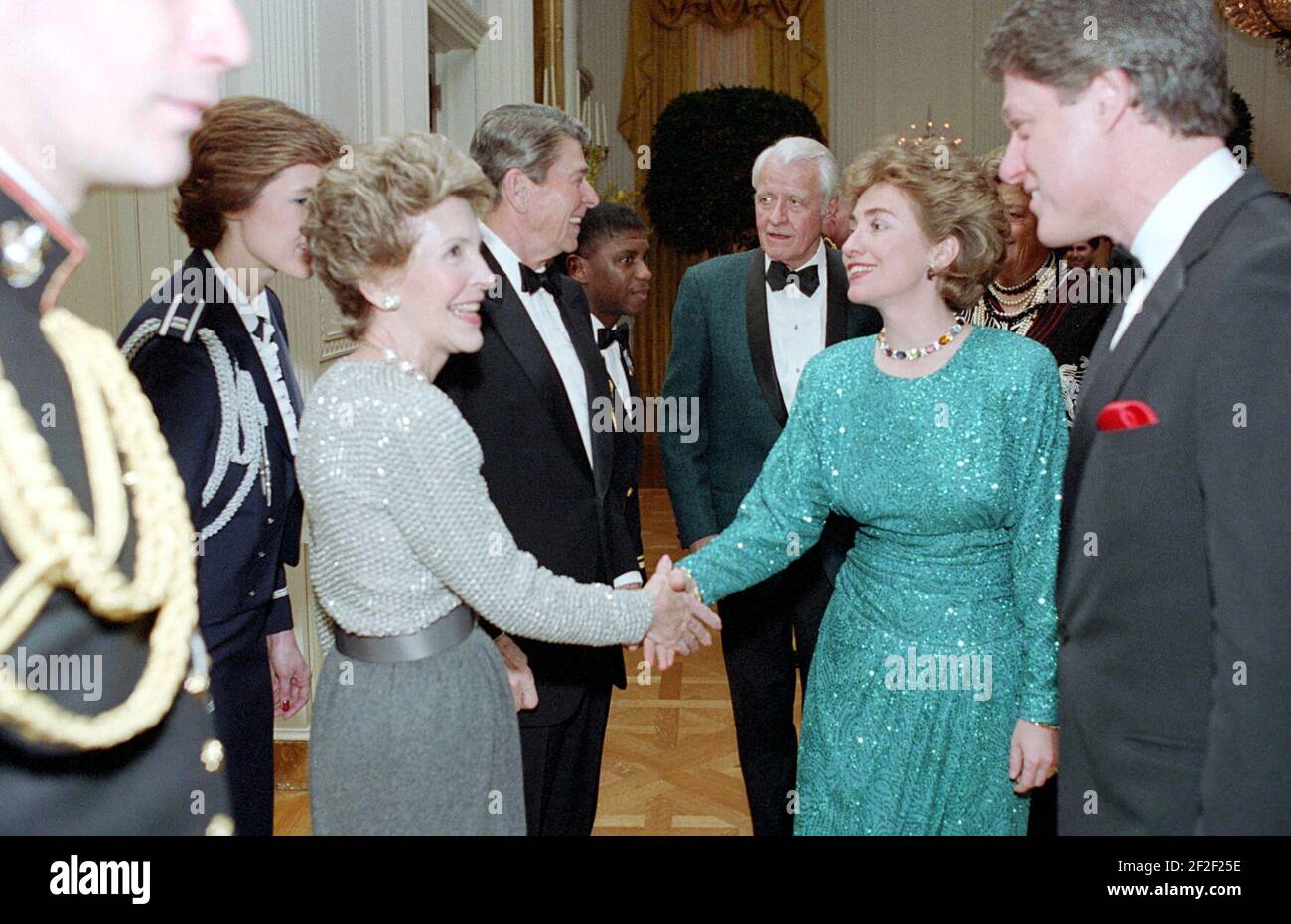 President Ronald Reagan and Nancy Reagan with Bill Clinton and Hillary ...