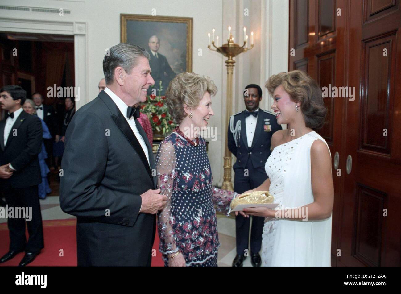 President Ronald Reagan and Nancy Reagan with Vanessa Williams Stock ...