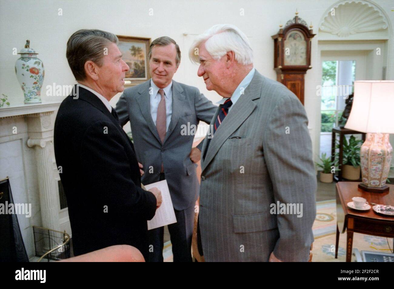 George w bush reagan hi-res stock photography and images - Alamy