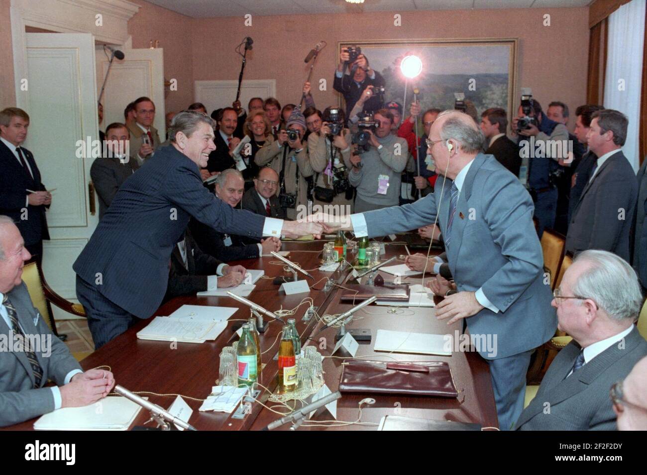 President Ronald Reagan at a plenary meeting with Soviet General ...